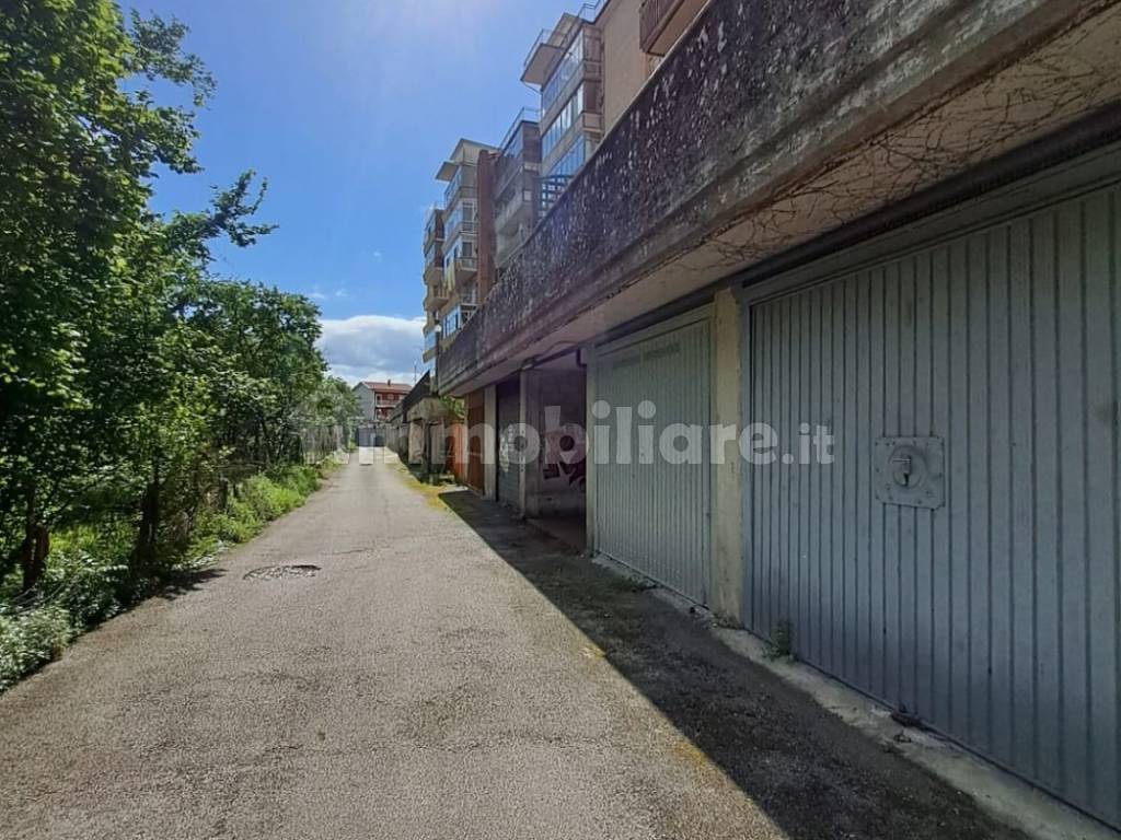 Garage - Box via Vallone dei Lupi 2, Avellino, Rif. 103116416 - Immobiliare.it