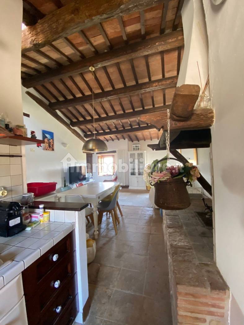 Trilocale Strada San Martino dei Colli 12, Castel del Piano - Pila, Perugia