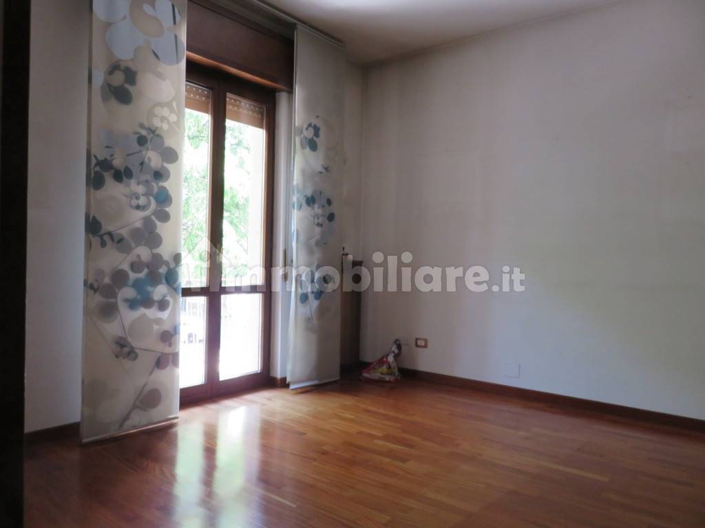 Appartamento piazza Nikolajewka 1, Borgo Roma, Verona