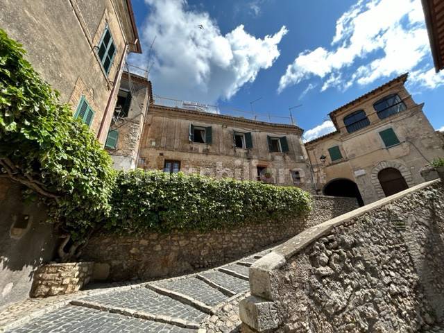 Appartamento via Tomassoli, Centro, Casperia