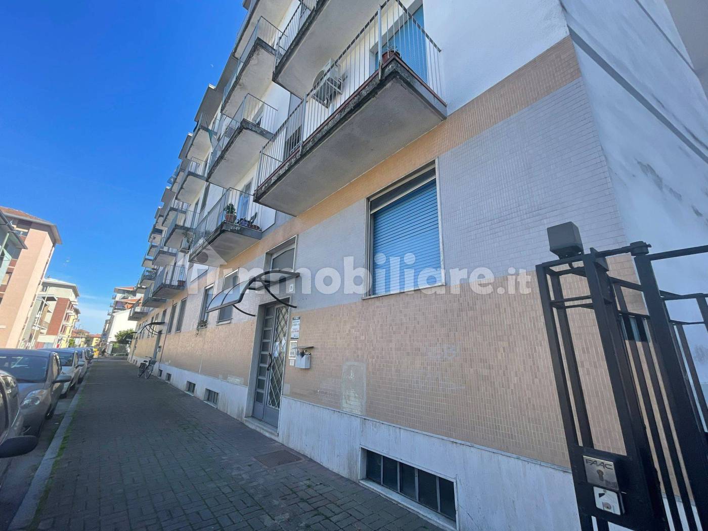 Bilocale via Gran Paradiso 35, Semicentro, Vercelli