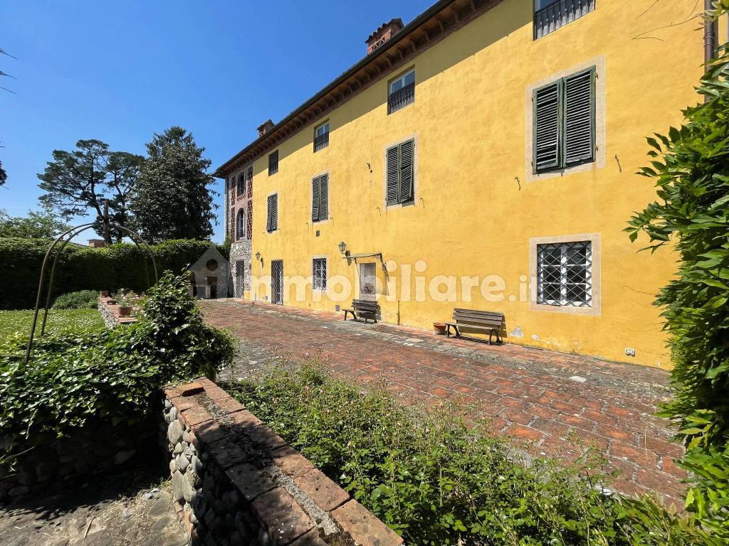 Vendita Villa bifamiliare in via Lombarda 113 Capannori. Buono stato ...