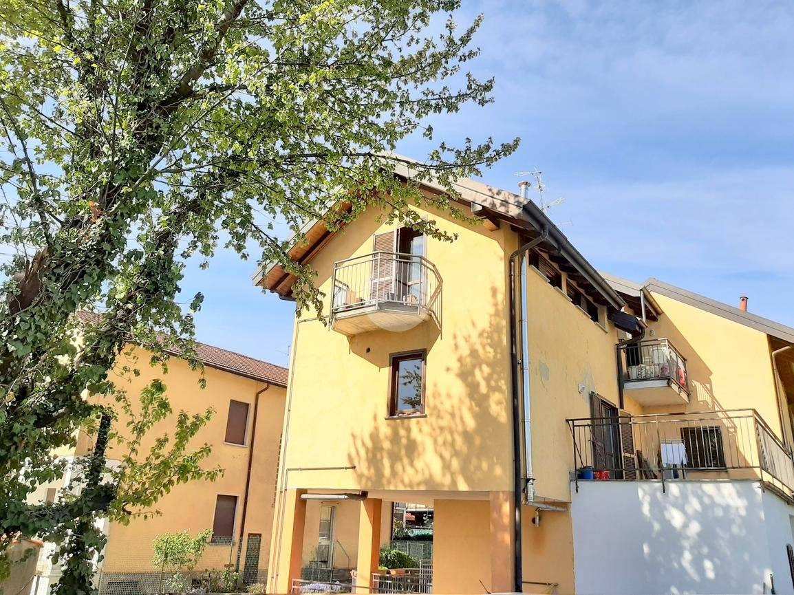 Trilocale via A. Sciesa 44, Ronchi, Gallarate