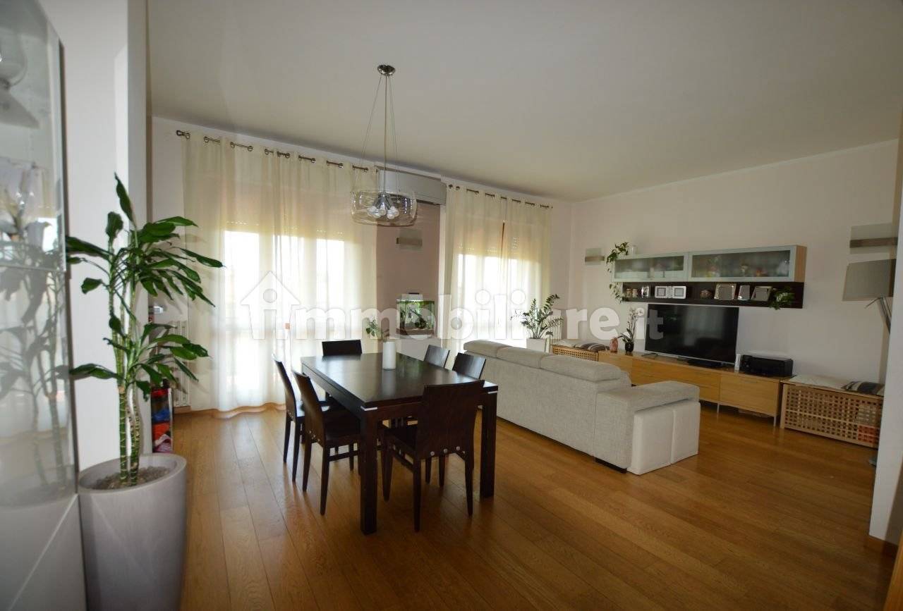 Trilocale via Antonio Gramsci, San Pietro Martire - Erbarella, Jesi