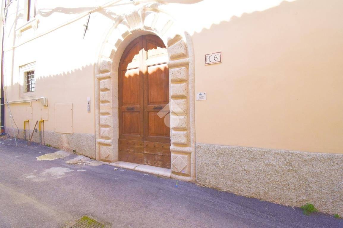 Quadrilocale via Grifo 6, Villa Comunale, L'Aquila