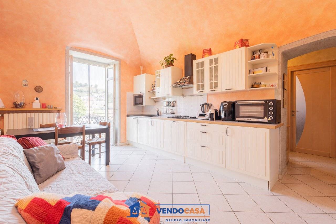 Trilocale via Carlo Rovere 100, Dogliani