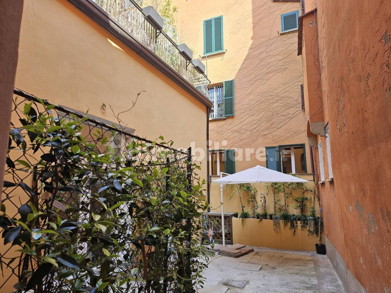 Bilocale Strada Maggiore 23, Centro Storico, Bologna