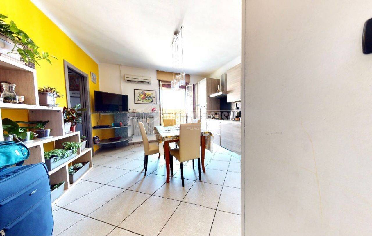 Trilocale via Chiesa della Salute 86, Borgo Vittoria, Torino