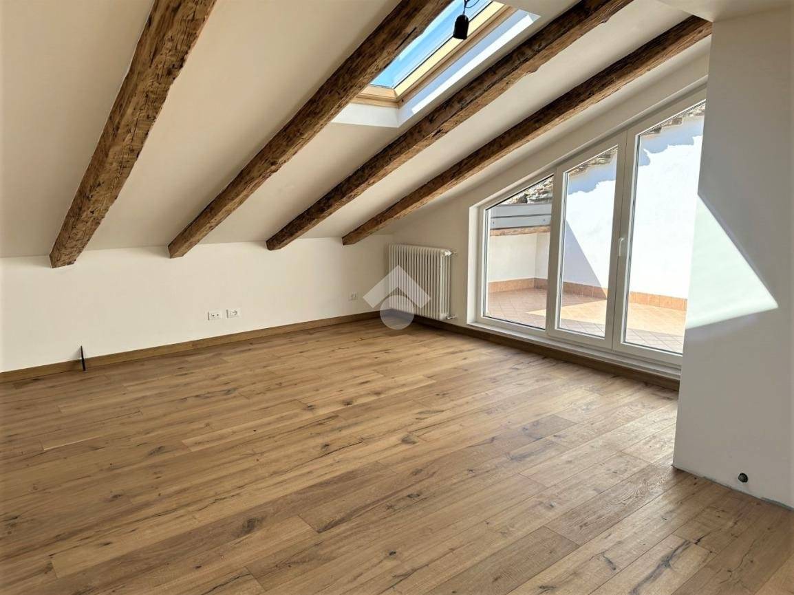 Bilocale via Francesco Crispi 56, Giardino Pubblico, Trieste