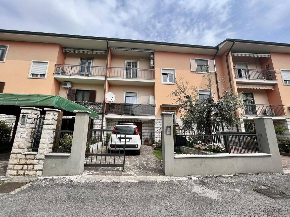 Trilocale Villaggio Sereno traversa Ventesima 60, Villaggio Sereno, Brescia