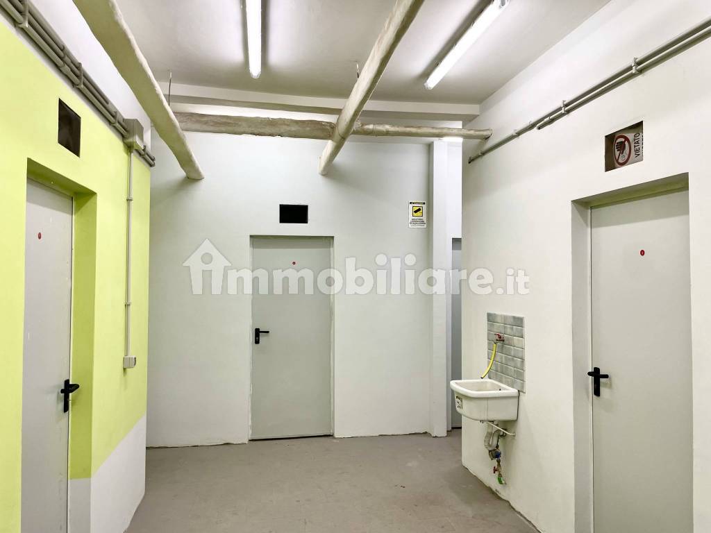 Magazzino - Deposito via Luca Ghini, Roma, Rif. 103151044 - Immobiliare.it