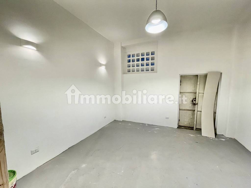 Magazzino - Deposito via Luca Ghini, Roma, Rif. 103151092 - Immobiliare.it