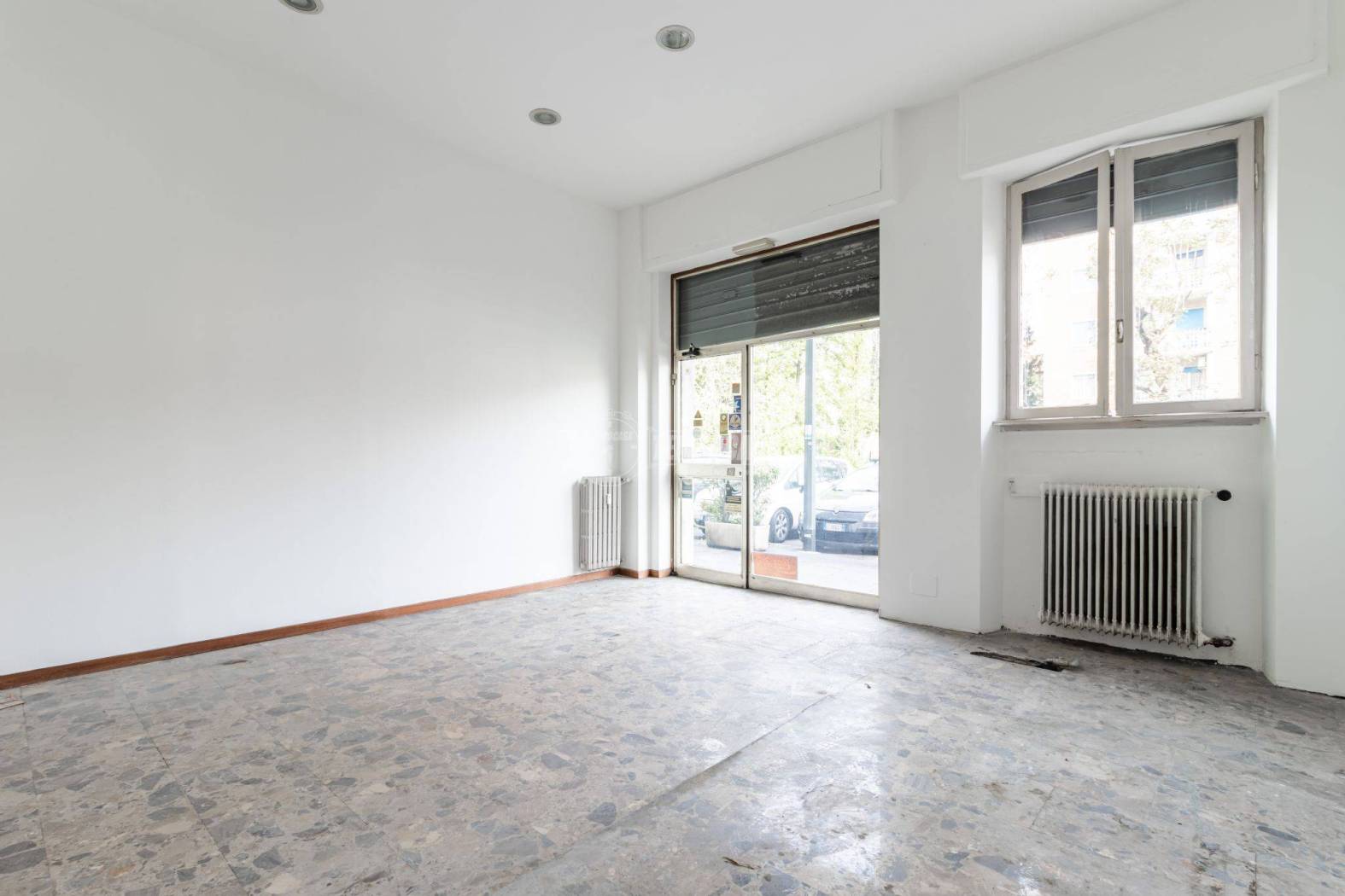 Locale commerciale in Vendita