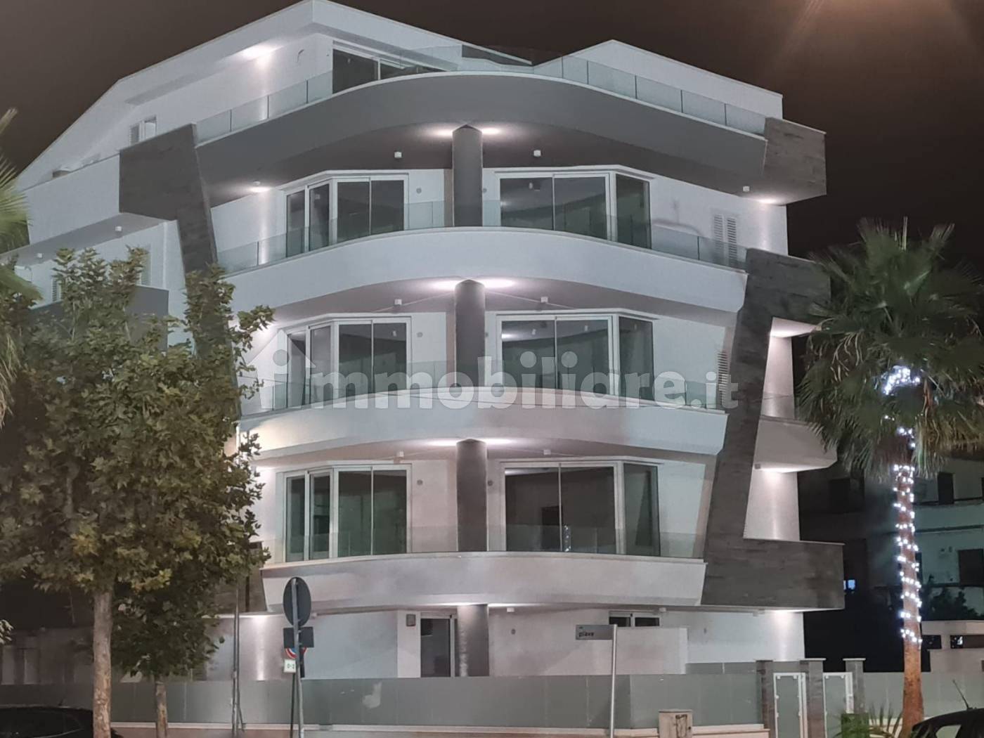 Trilocale Lungomare Guglielmo Marconi, 0, Lungomare Marconi, Alba Adriatica