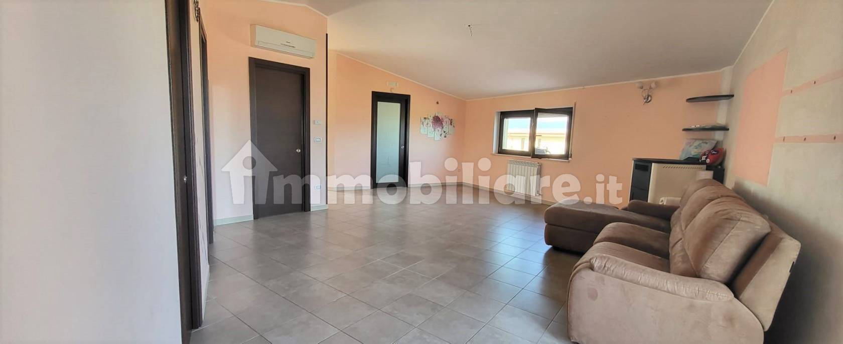 Quadrilocale Sp234, Petraro, Rose