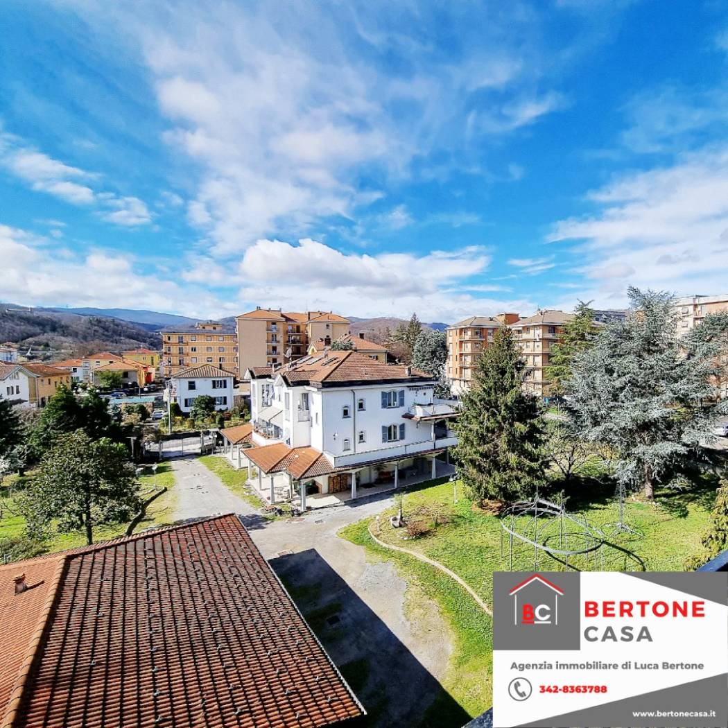 Trilocale via Barrili, Centro, Carcare