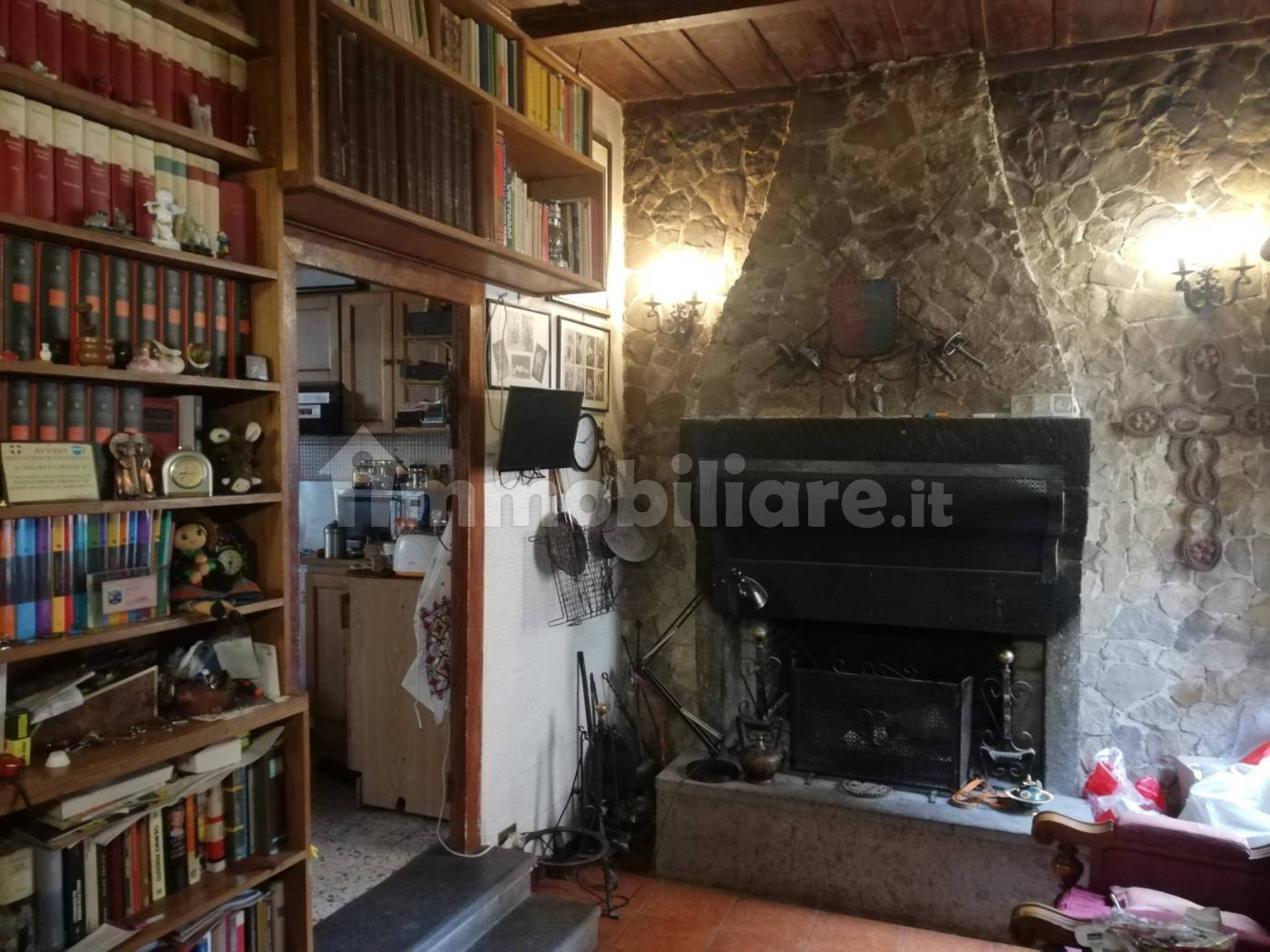 Trilocale via Claudia, Centro, Blera