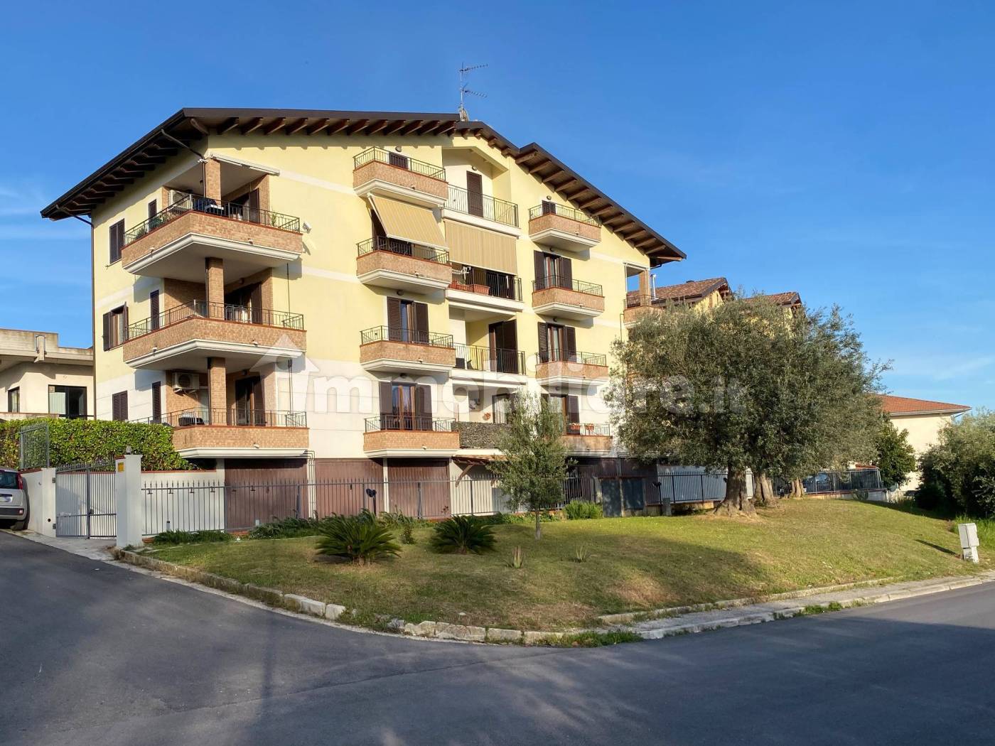 Trilocale via Giovanni Falcone 15, Centro, Mosciano Sant'Angelo