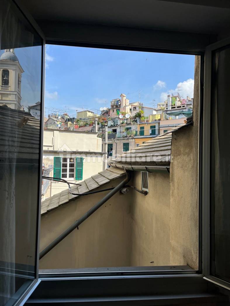 Trilocale piazza Lavagna 4, Caricamento, Genova