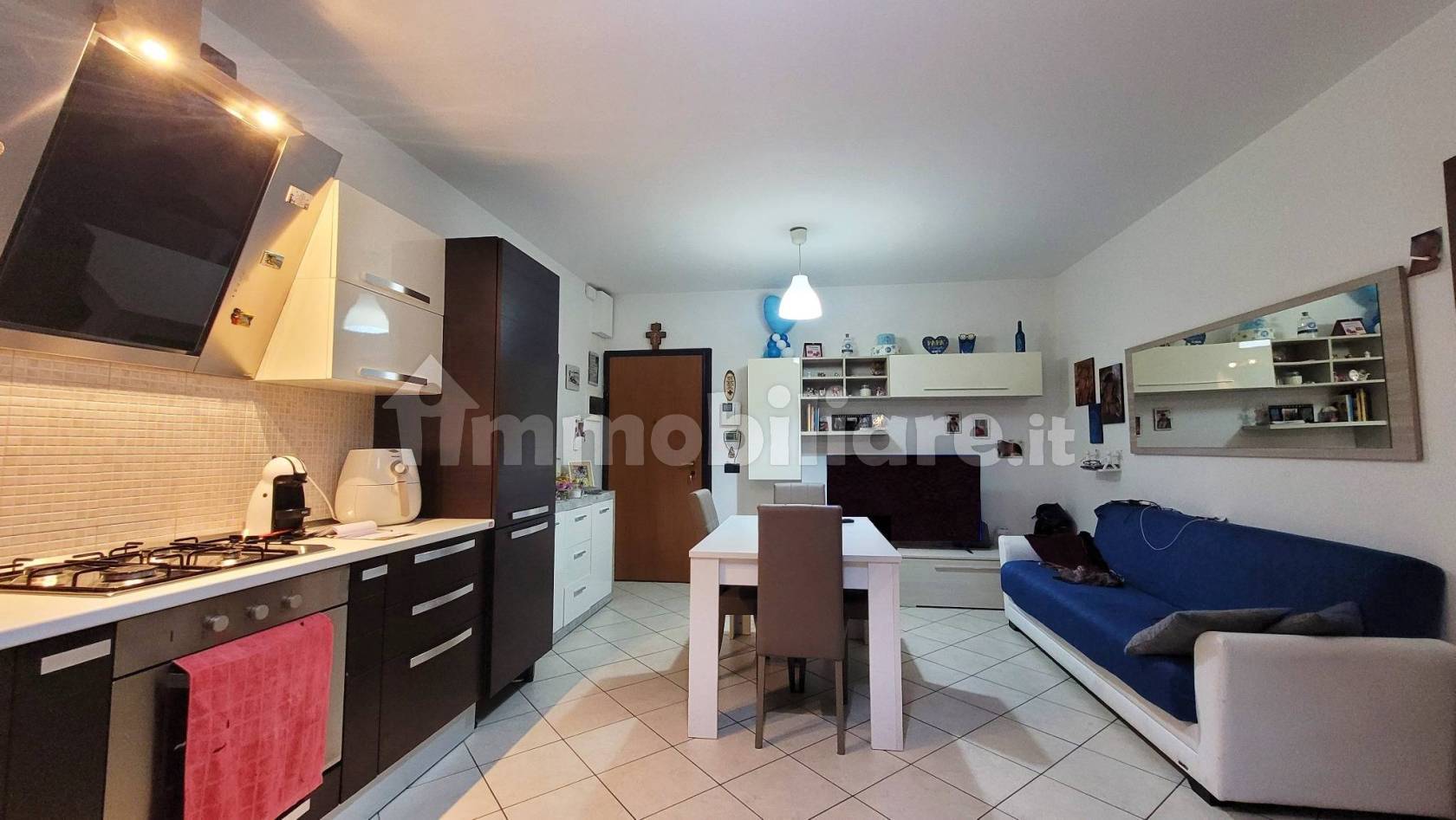 Trilocale via 2 Giugno, Casorate Primo