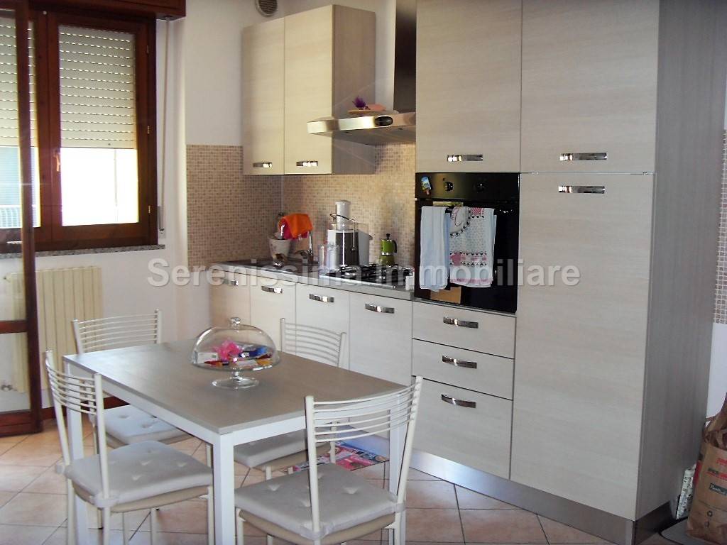 Trilocale buono stato, secondo piano, Montecchio, Vallefoglia