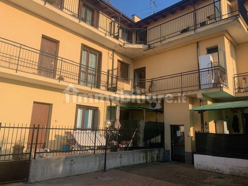 Trilocale via Sforzesca 44, Centro, Gambolò