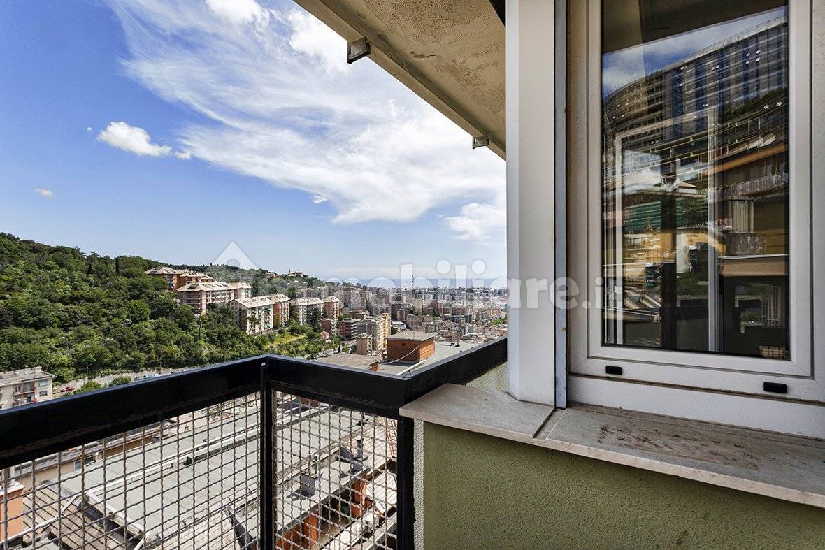 Quadrilocale via Enrico Hillyer Giglioli 91, Marassi, Genova