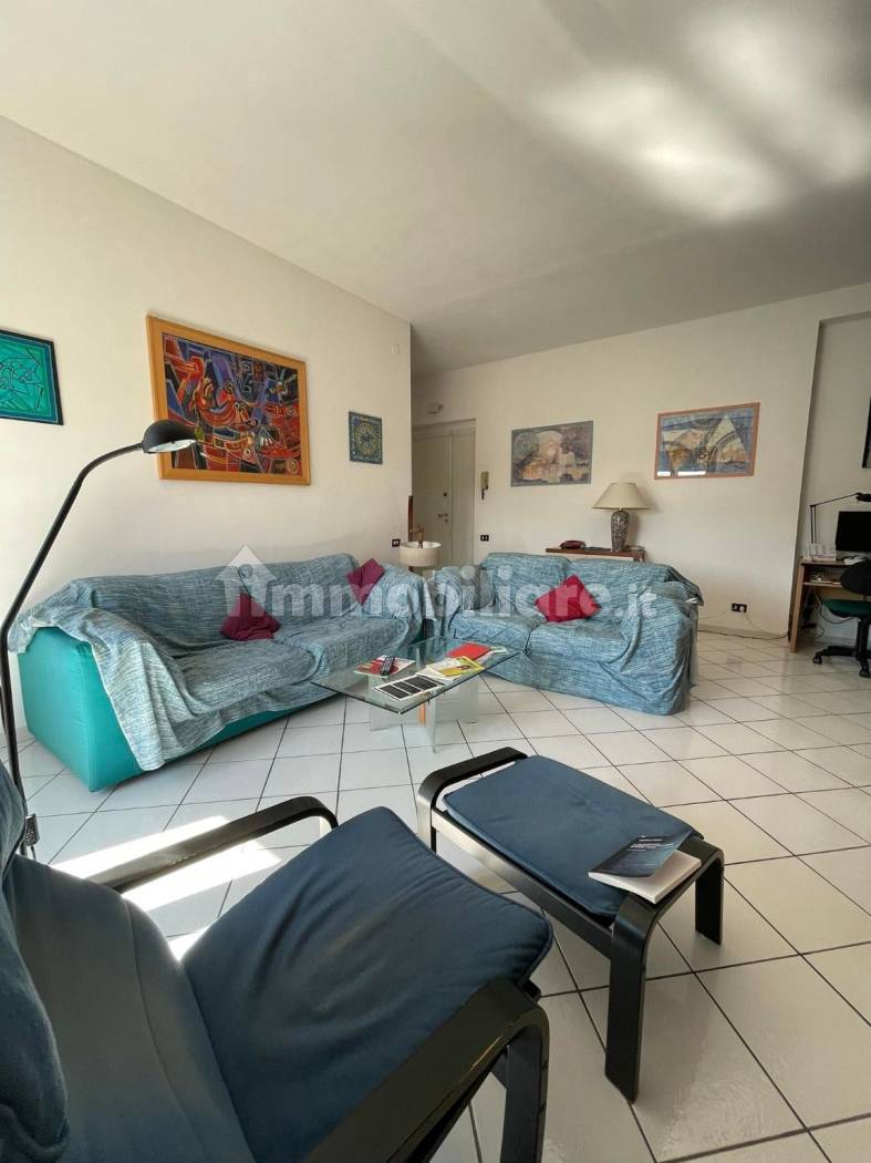 Trilocale ottimo stato, quarto piano, Centro, Poggibonsi