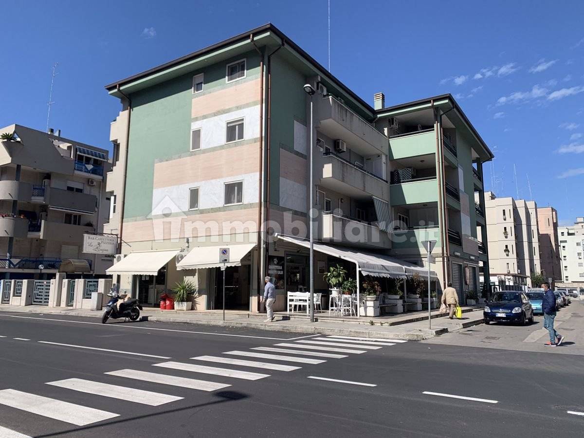 Locale commerciale in Vendita