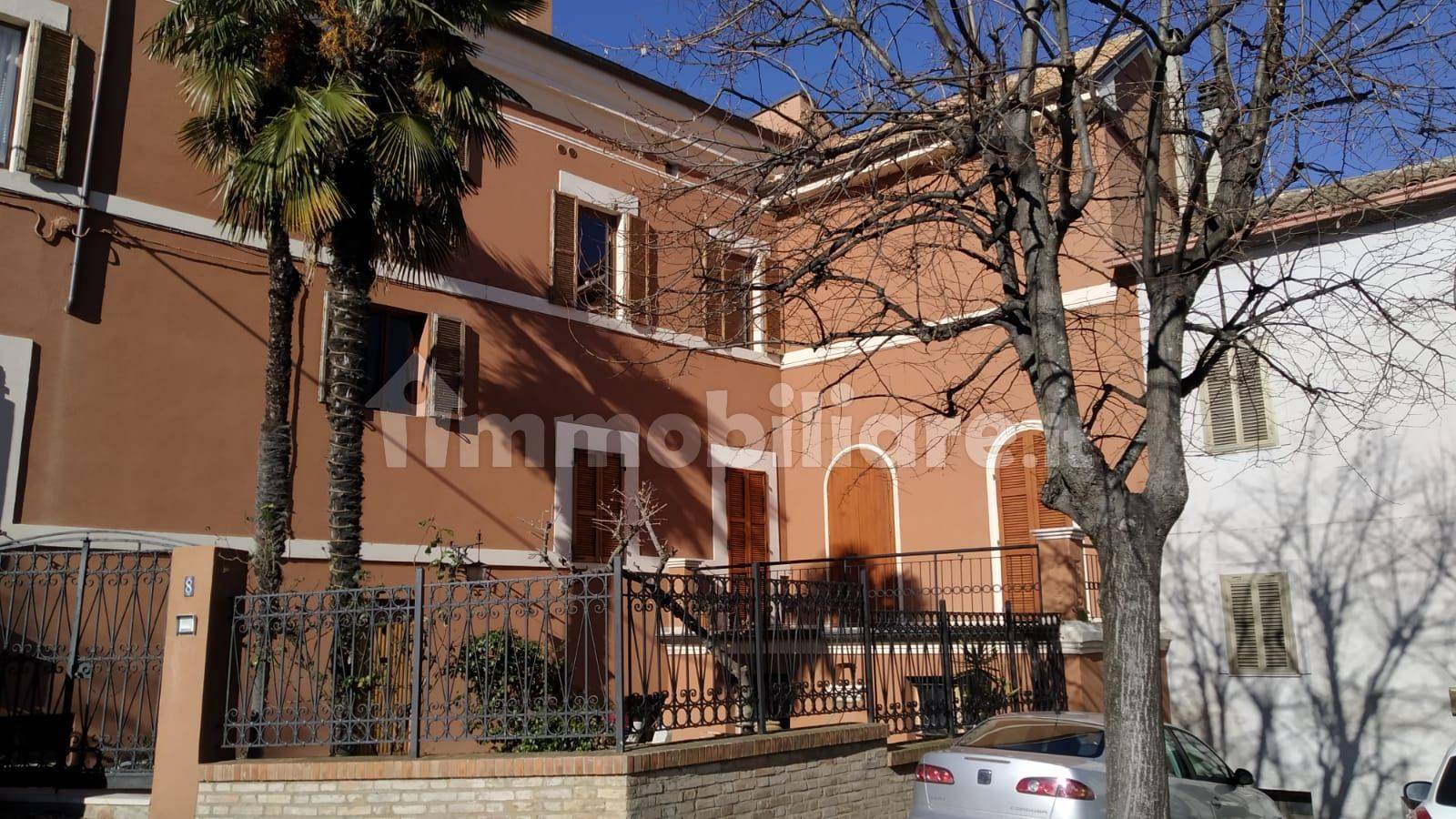 Trilocale via Breccia, Centro, Castelfidardo