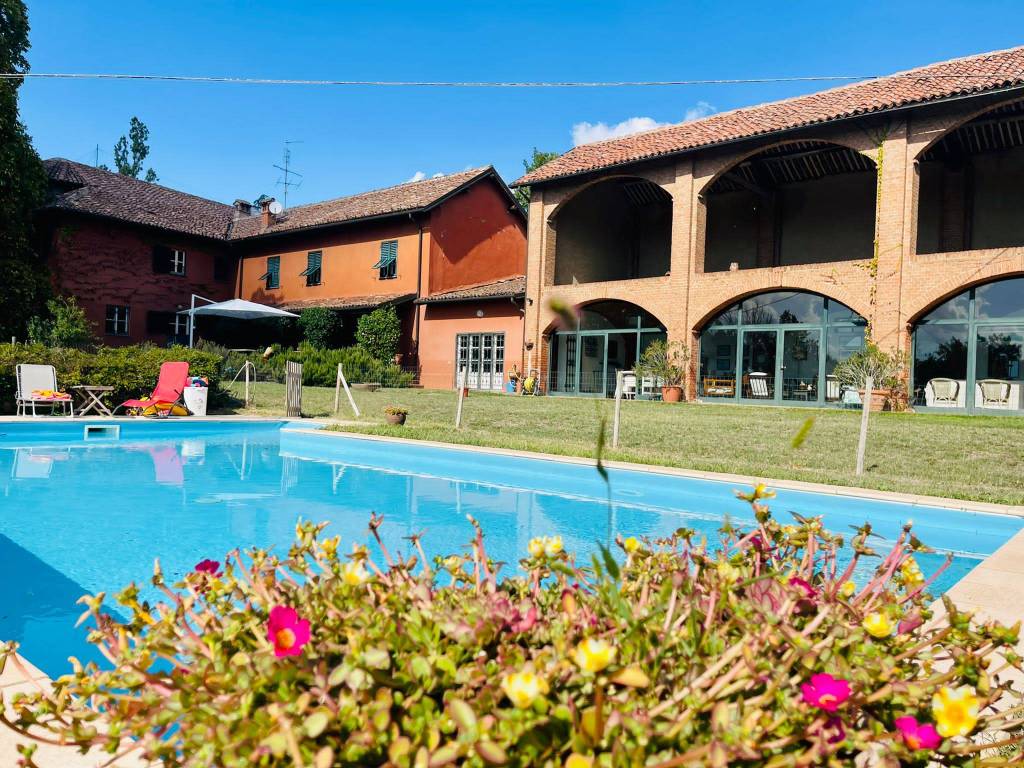 Vendita Villa plurifamiliare in Strada di Gavi Novi Ligure. Ottimo ...