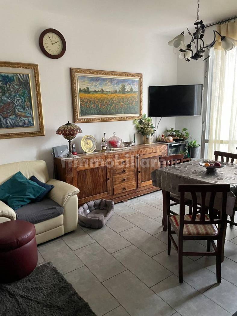 Trilocale corso 25 Aprile 137, Centro, Erba