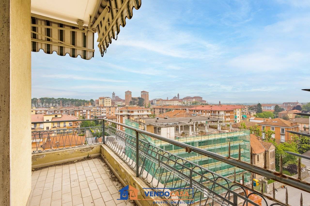 Trilocale piazza Kennedy 22, Centro, Fossano