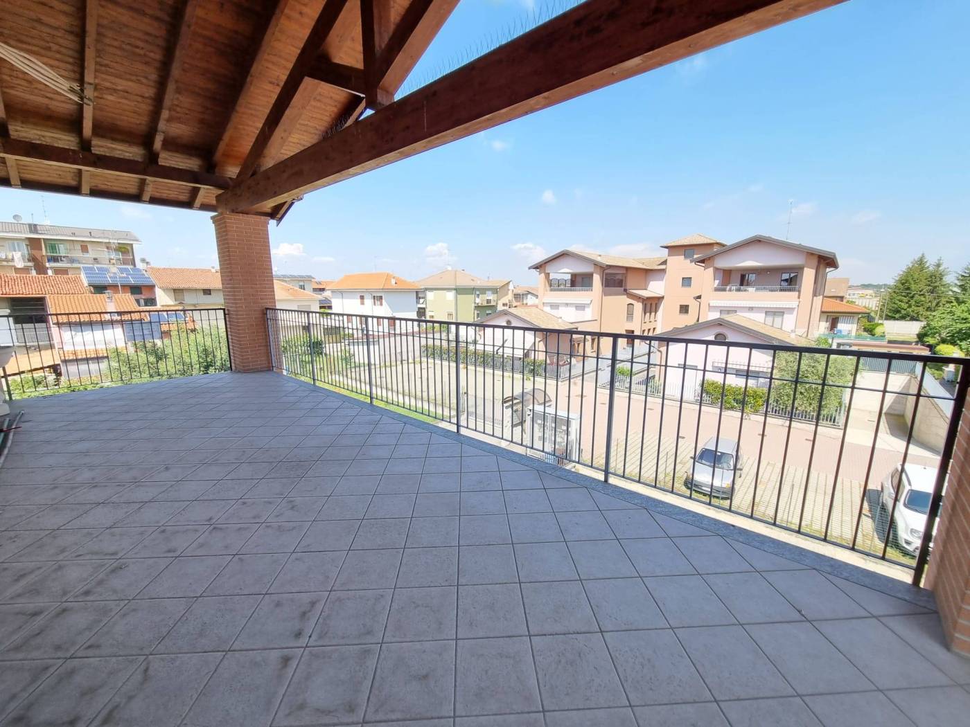 Trilocale ottimo stato, secondo piano, Cameri