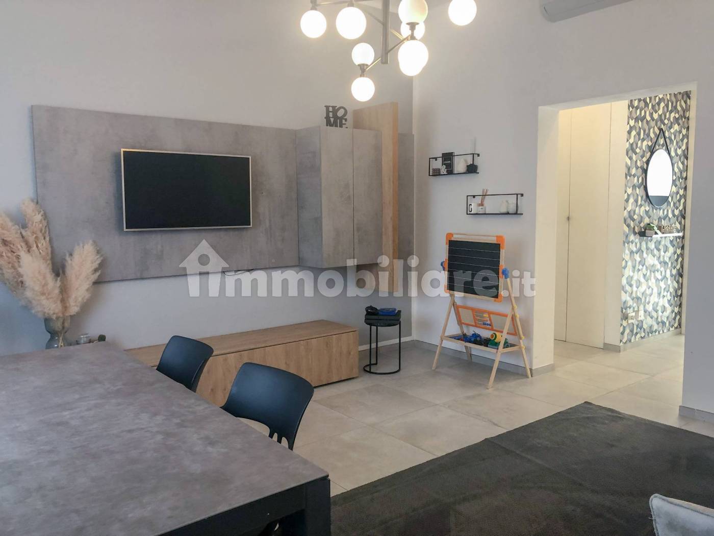 Quadrilocale ottimo stato, quarto piano, Centro, Carrara