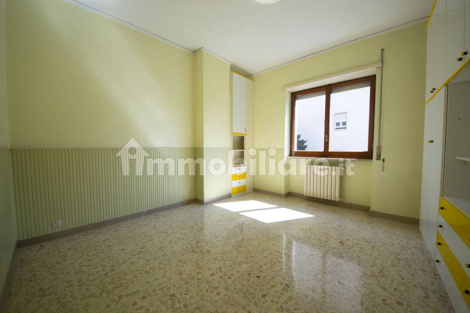 Trilocale piazza Enrico De Leva 18, Stella - Materdei, Napoli