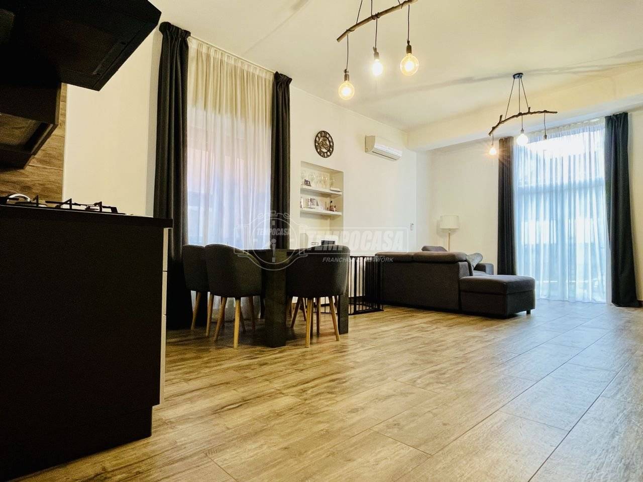 Trilocale via Carlo Levi 9, Lusciano