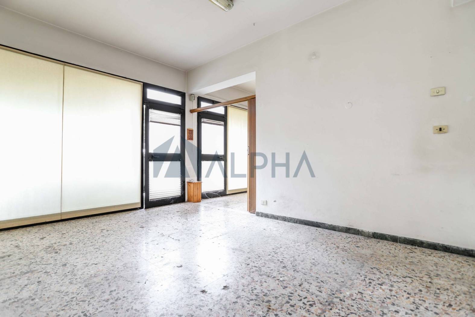 Locale commerciale in Vendita