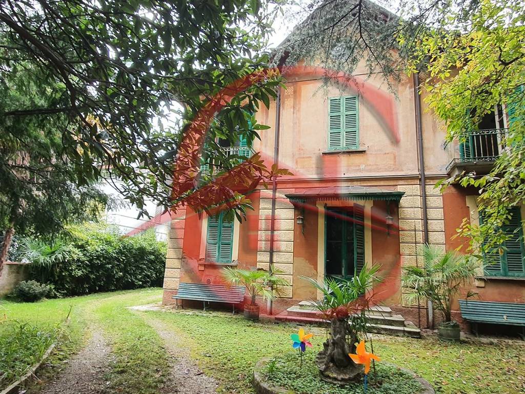 Vendita Villa unifamiliare Tradate. Da ristrutturare, posto auto, con terrazza, 349 m², rif ...