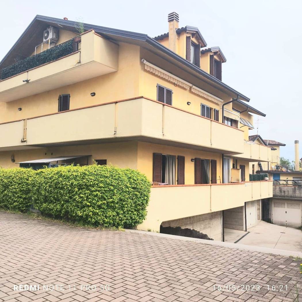 Trilocale via Risorgimento 25, Centro, Bernareggio