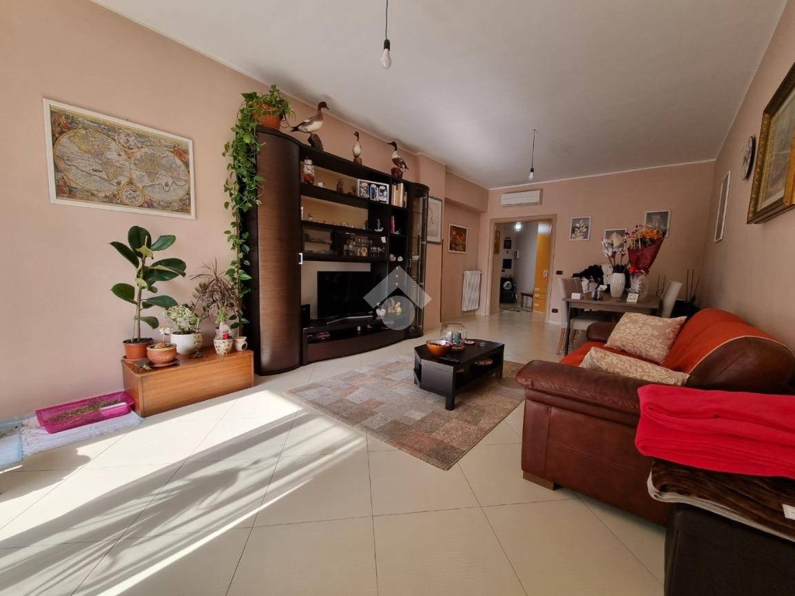 Quadrilocale via Sirleto, Mater Domini - Cavita, Catanzaro