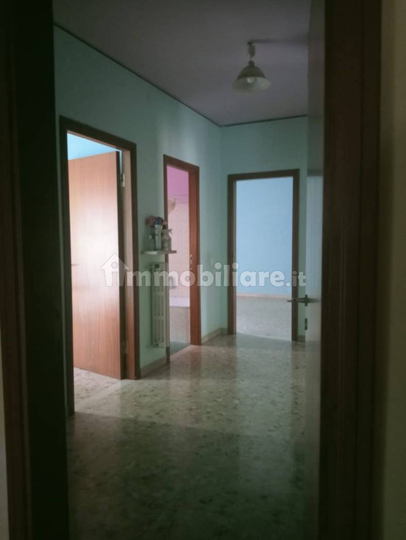 Appartamento buono stato, piano rialzato, Centro, Correggio