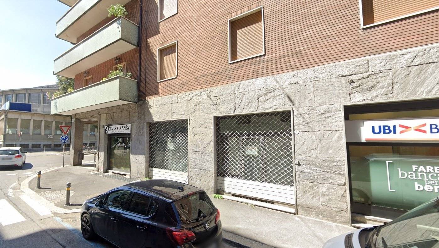 Locale commerciale in Vendita