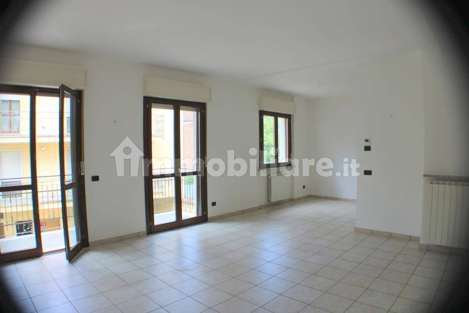 Trilocale ottimo stato, primo piano, Porta Mortara, Novara