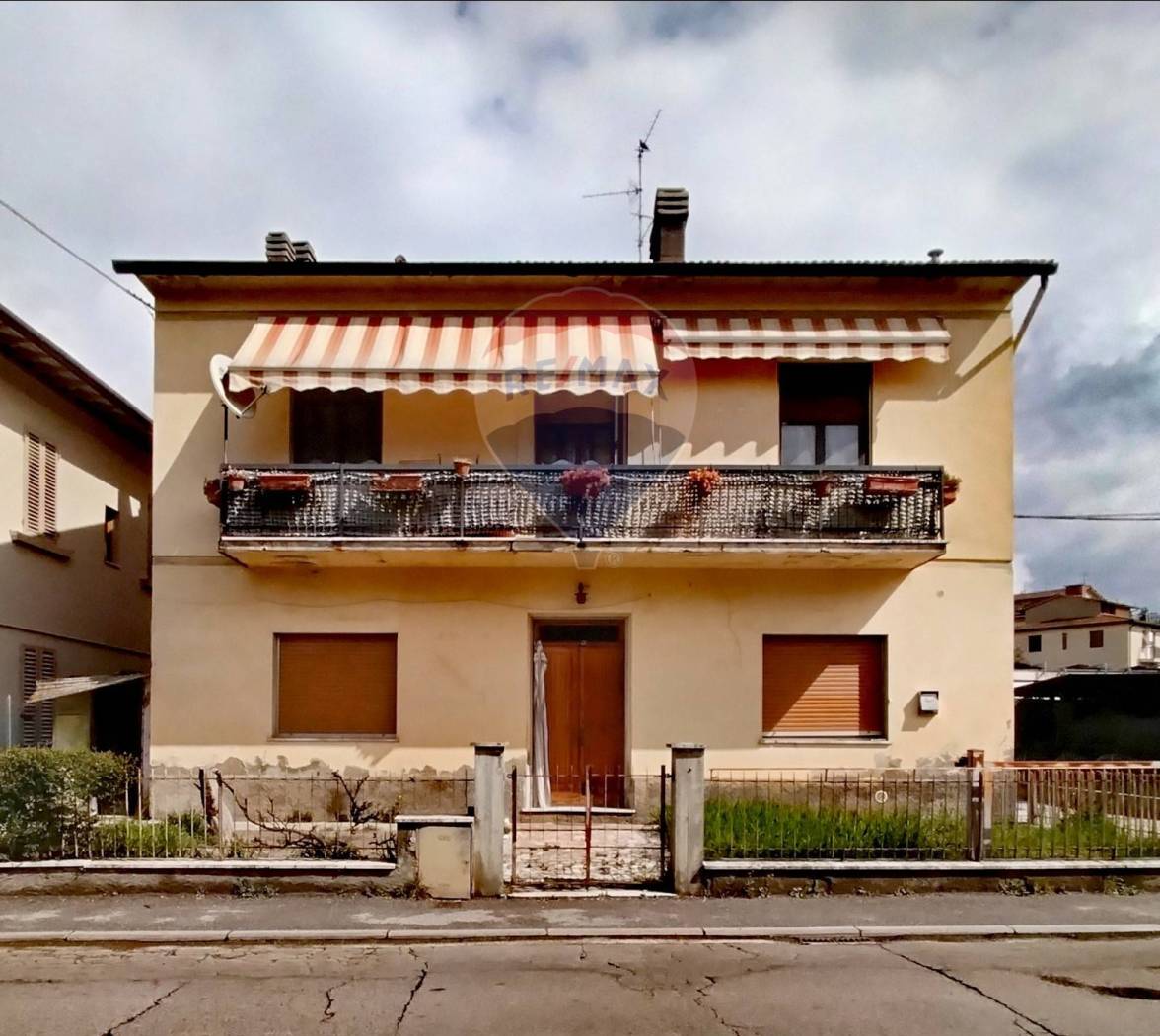 Quadrilocale via di Bucine 79, Levane, Bucine