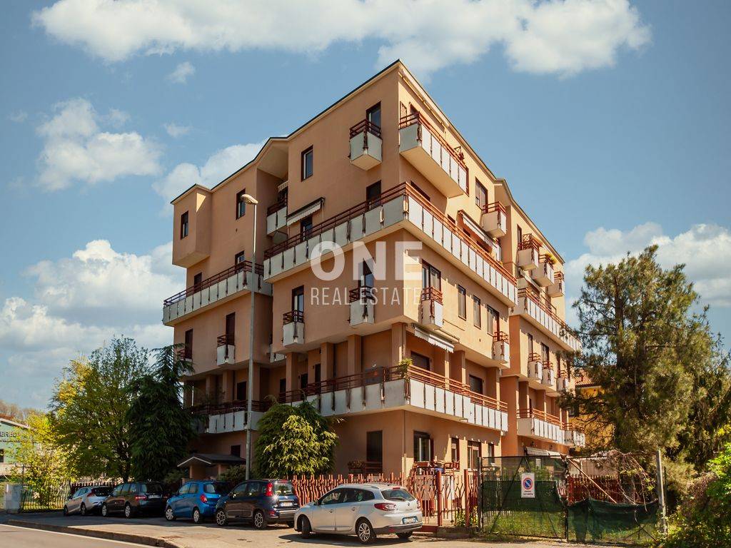 Trilocale via Lecco 198, Via Lecco - Via Bergamo, Monza