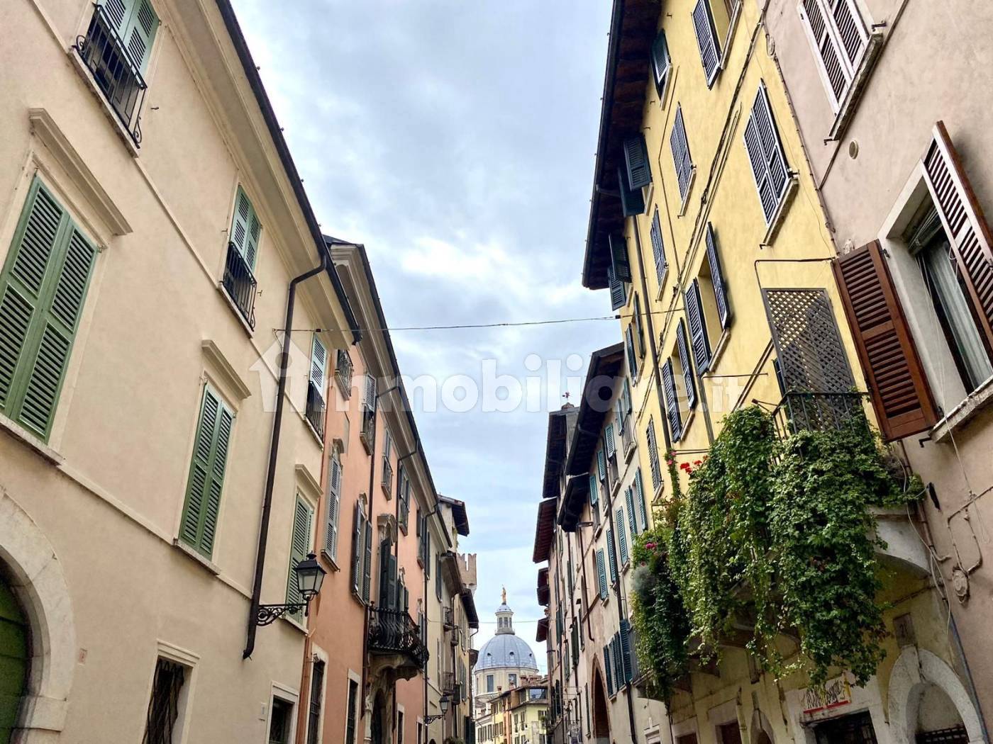 Trilocale via delle Battaglie 23, Loggia - Garibaldi, Brescia