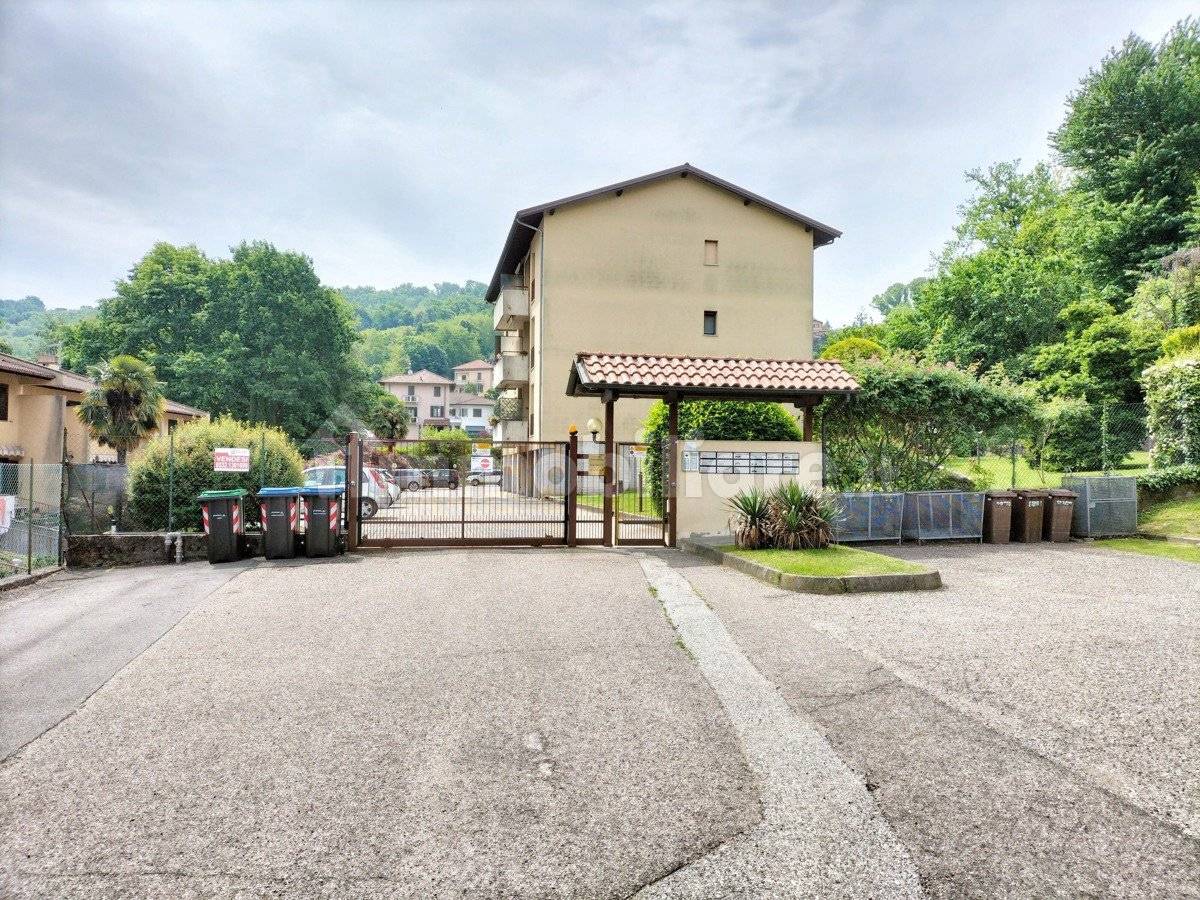 Quadrilocale via Andlovitz, 27, Laveno, Laveno-Mombello