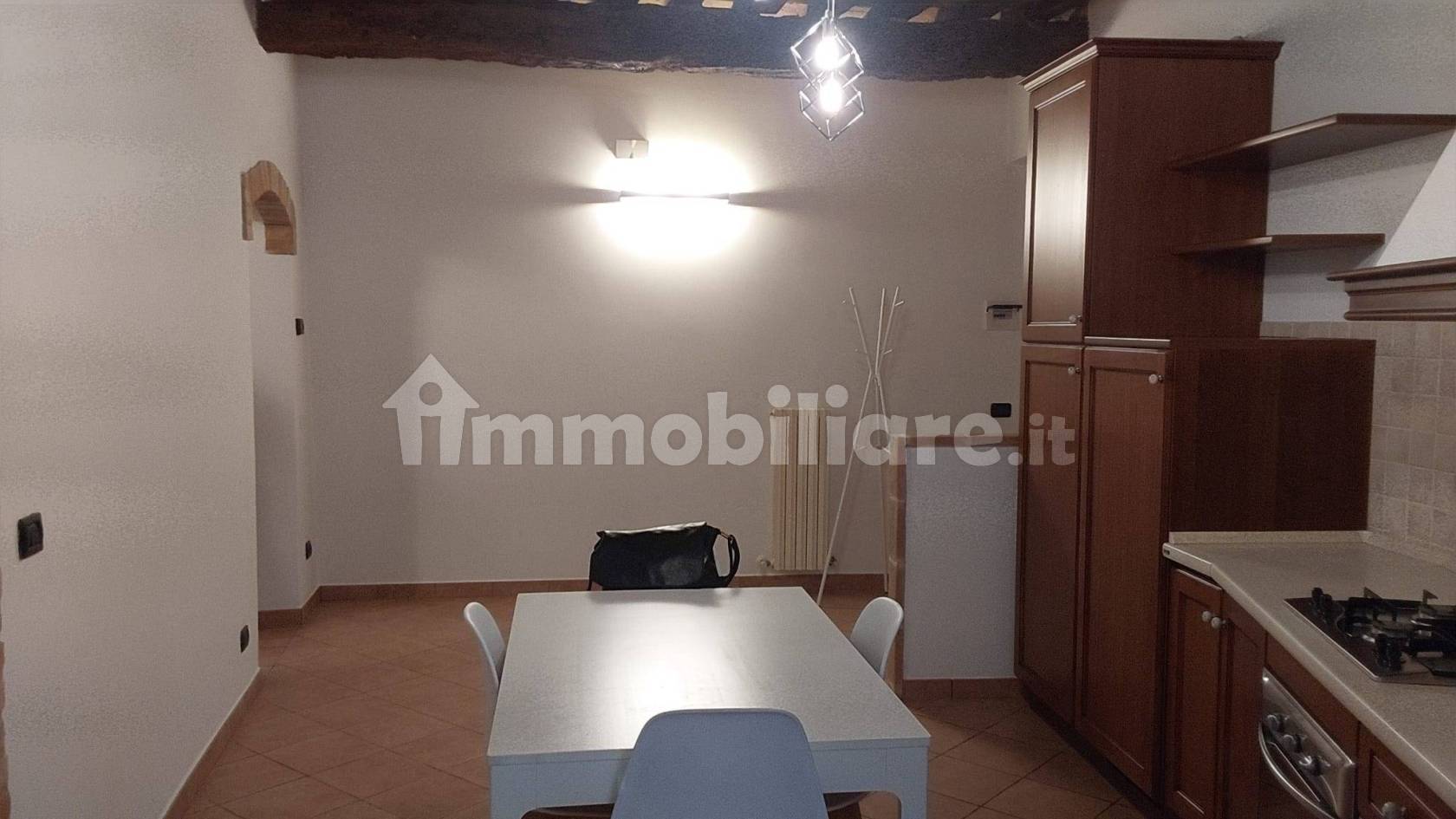 Bilocale ottimo stato, piano terra, Centro, Treia