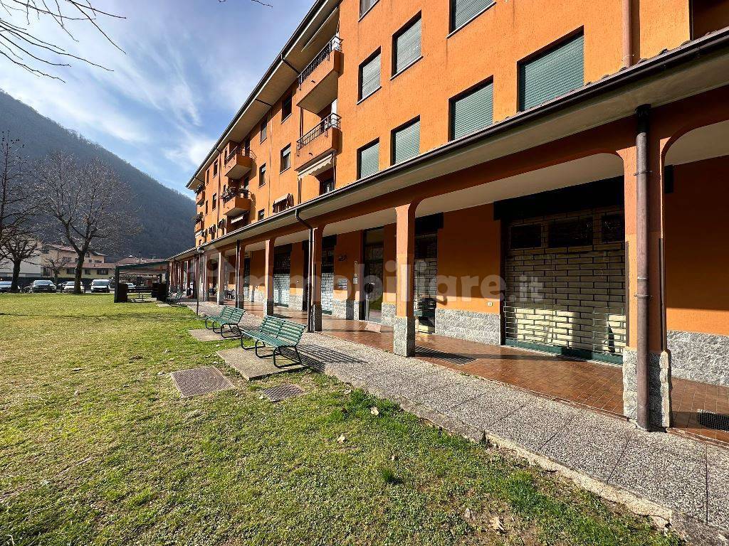 Locale commerciale via Plinio il Vecchio 7, Canzo, Rif. 103258022 ...